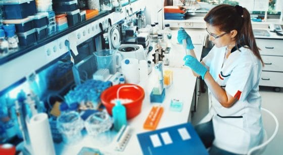 Laboratory Data Management: 6 Benefits & 10 Best Practices